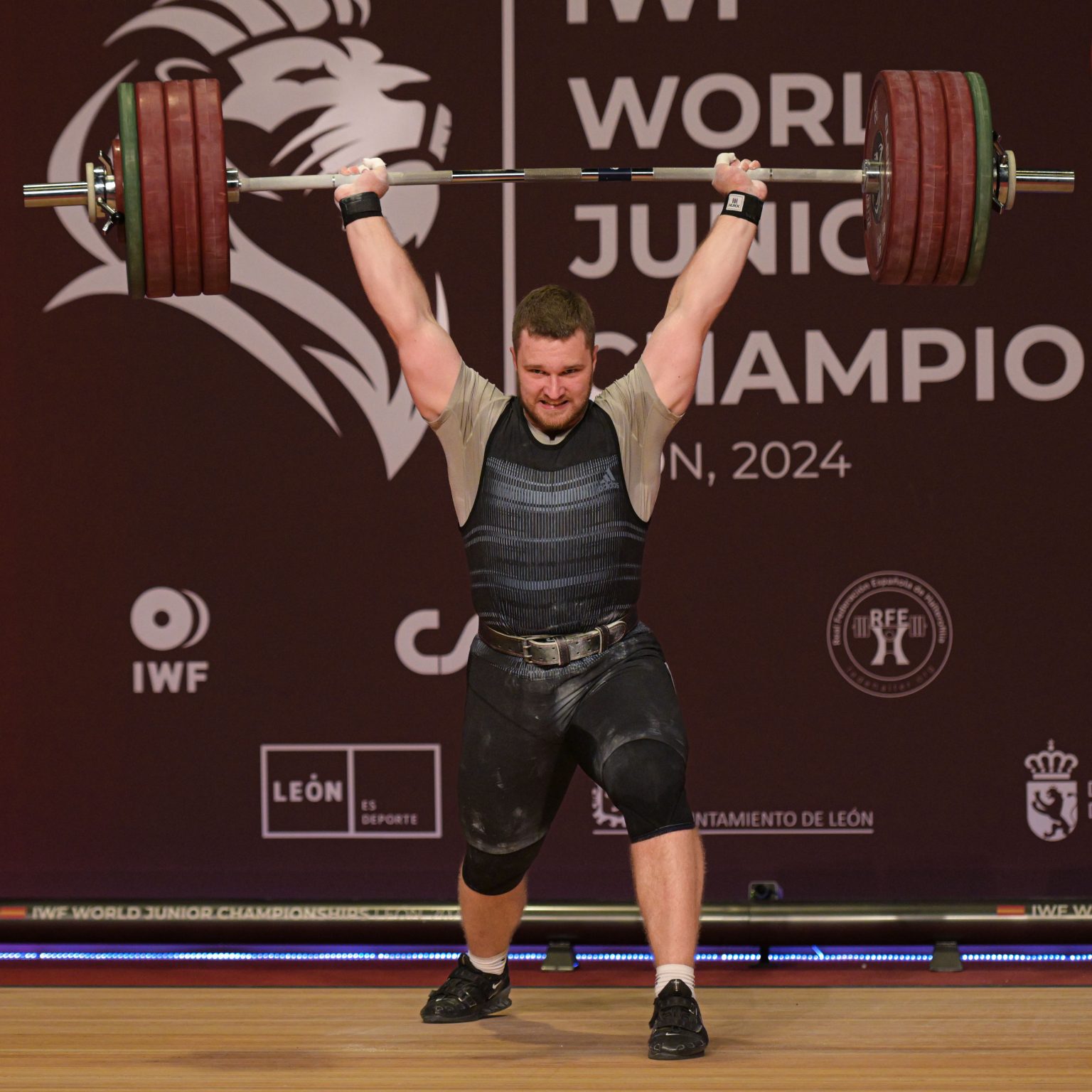 León, Day 8: Brazil’s first world record lasts less than two minutes in ...